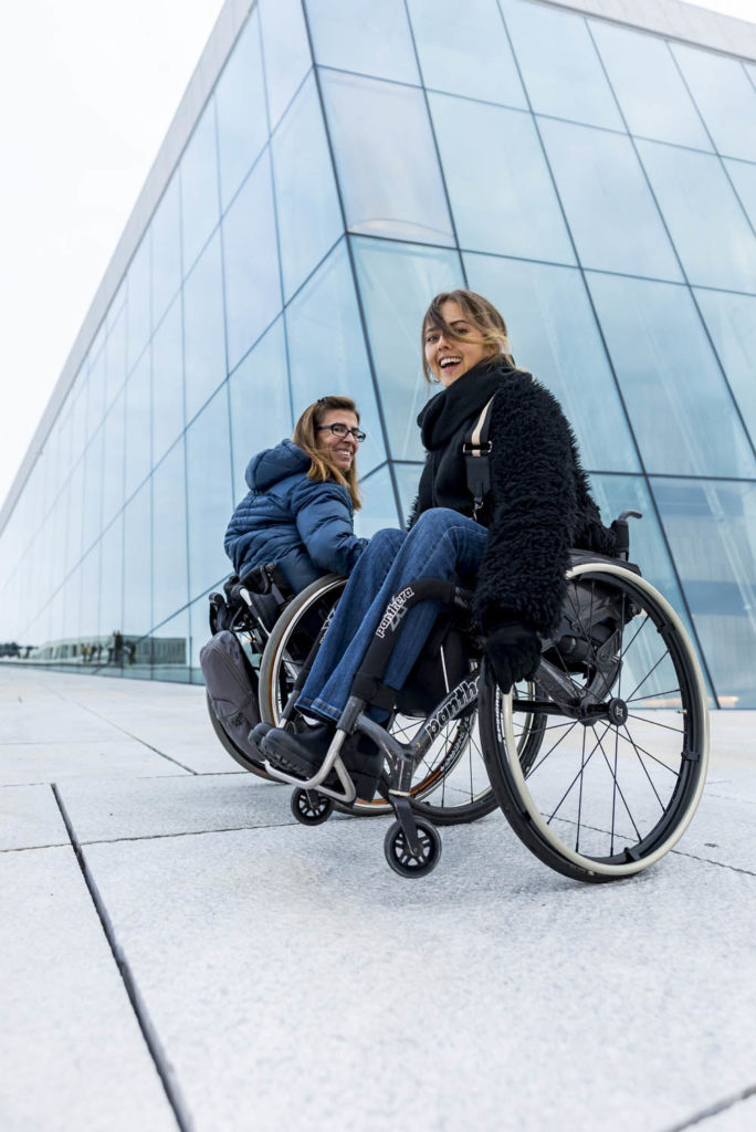 Slik ruller du riktigere med rullestolen