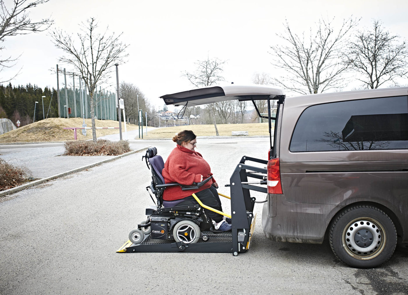 Sarah Naomi leder 8000 studenter fra rullestolen